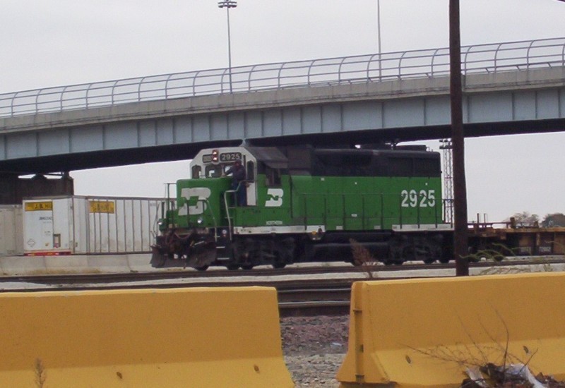 BNSF 2925 at the yard